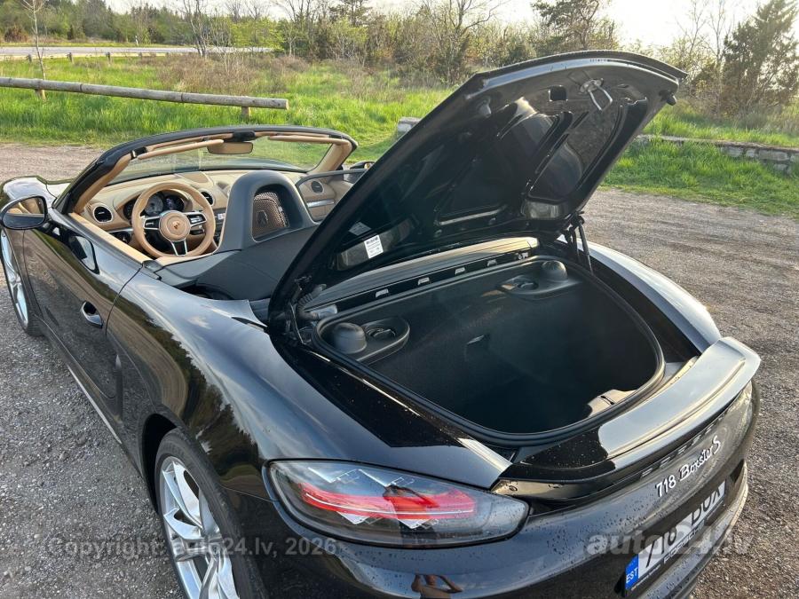 Melns Porsche 718 2017 Tallina, ar dzinēja tilpumu 2.50 L un nobraukumu 40 tūkst. km par 72900 €, foto 20 vietnē AUTOMOTO.COM.LV