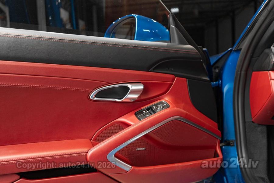 Blue Porsche 718 2019 in Riga, with an engine capacity of 2.00 L and mileage of 78 thousand km for 55000 €, photo 13 on AUTOMOTO.COM.LV