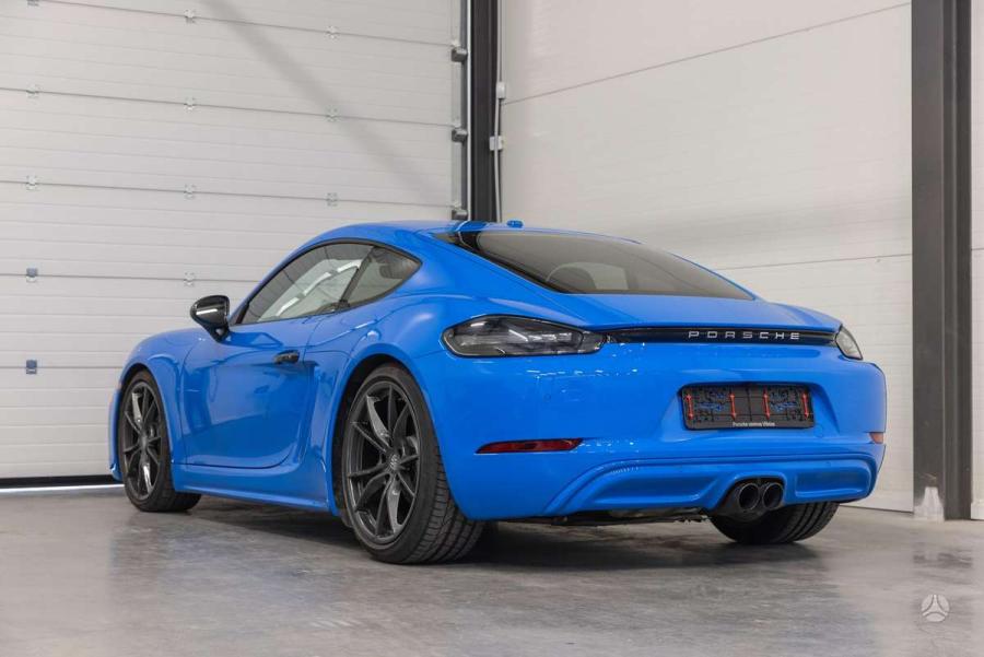 Blue Porsche 718 2023 in Vilnius, with an engine capacity of 2.00 L and mileage of 14 thousand km for 60000 €, photo 7 on AUTOMOTO.COM.LV