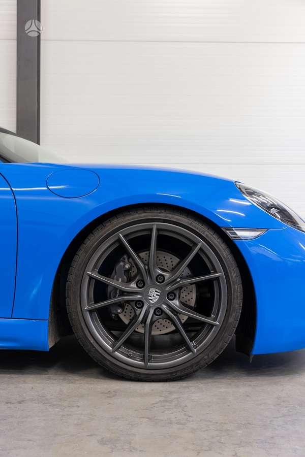 Blue Porsche 718 2023 in Vilnius, with an engine capacity of 2.00 L and mileage of 14 thousand km for 60000 €, photo 7 on AUTOMOTO.COM.LV