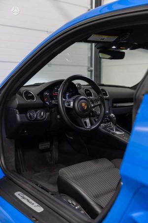 Blue Porsche 718 2023 in Vilnius, with an engine capacity of 2.00 L and mileage of 14 thousand km for 60000 €, photo 9 on AUTOMOTO.COM.LV