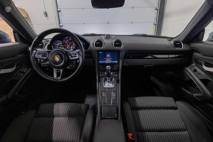 Blue Porsche 718 2023 in Vilnius, with an engine capacity of 2.00 L and mileage of 14 thousand km for 60000 €, photo 12 on AUTOMOTO.COM.LV