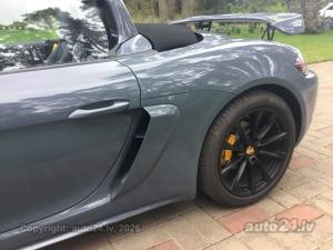 Grey Porsche 718 2017 in Tartu, with an engine capacity of 2.00 L and mileage of 75 thousand km for 57500 €, photo 17 on AUTOMOTO.COM.LV