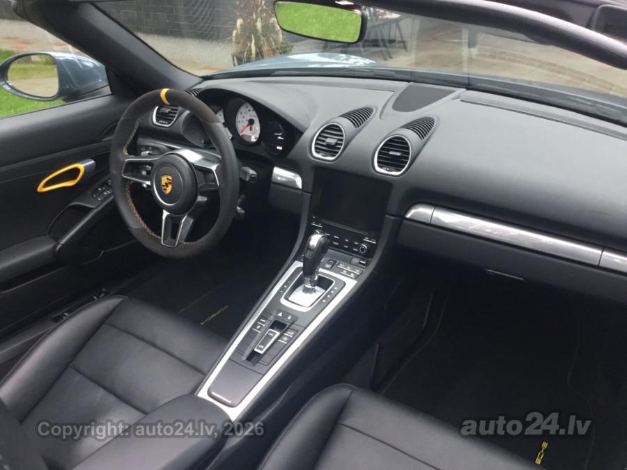 Grey Porsche 718 2017 in Tartu, with an engine capacity of 2.00 L and mileage of 75 thousand km for 57500 €, photo 21 on AUTOMOTO.COM.LV
