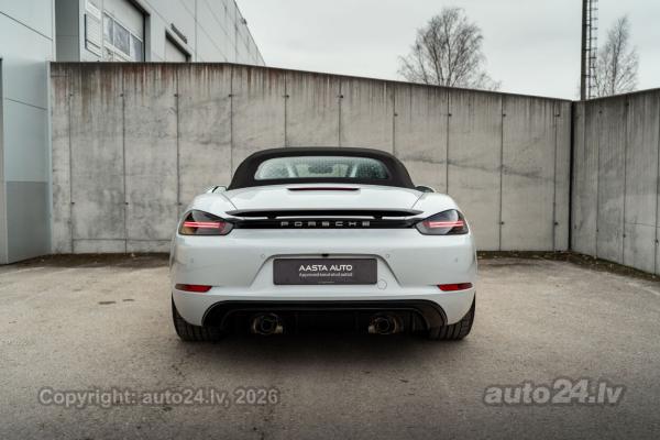 Pelēks Porsche 718 2025 Tartu, ar dzinēja tilpumu 4.00 L un nobraukumu 2 tūkst. km par 110000 €, foto 6 vietnē AUTOMOTO.COM.LV