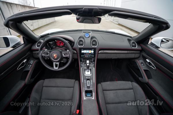 Pelēks Porsche 718 2025 Tartu, ar dzinēja tilpumu 4.00 L un nobraukumu 2 tūkst. km par 110000 €, foto 9 vietnē AUTOMOTO.COM.LV