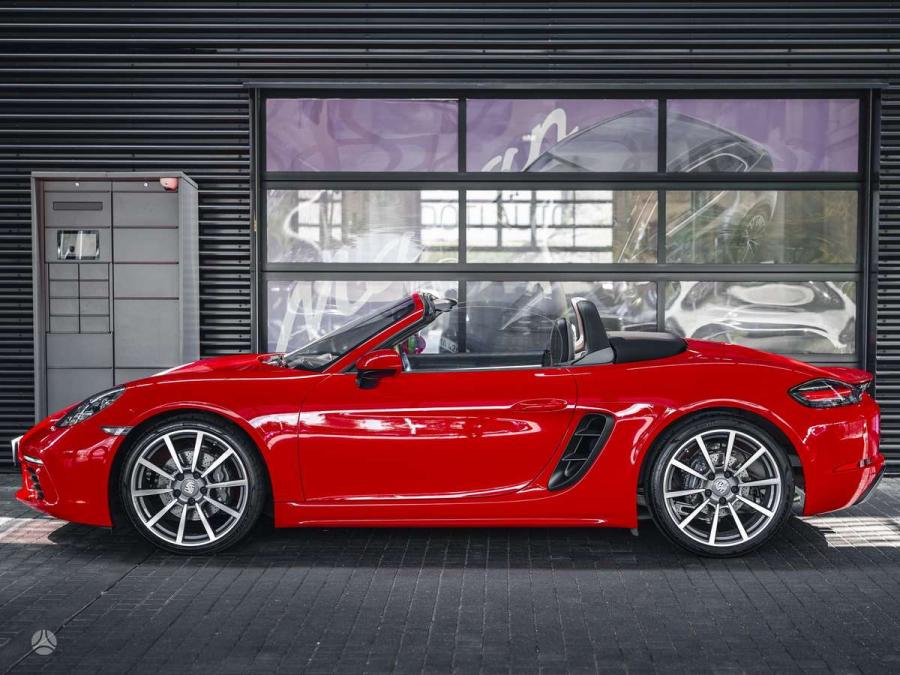 Red Porsche 718 2022 in Vilnius, with an engine capacity of 0.00 L and mileage of 13 thousand km for 64911 €, photo 3 on AUTOMOTO.COM.LV