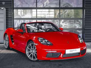 Red Porsche 718 2022 in Vilnius, with an engine capacity of 0.00 L and mileage of 13 thousand km for 64911 €, photo 8 on AUTOMOTO.COM.LV