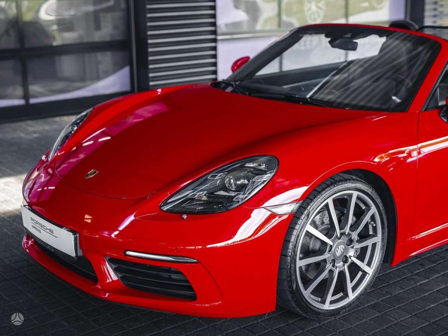 Red Porsche 718 2022 in Vilnius, with an engine capacity of 0.00 L and mileage of 13 thousand km for 64911 €, photo 11 on AUTOMOTO.COM.LV
