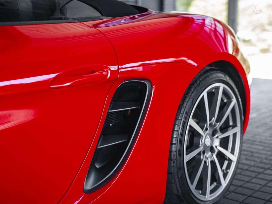 Red Porsche 718 2022 in Vilnius, with an engine capacity of 0.00 L and mileage of 13 thousand km for 64911 €, photo 15 on AUTOMOTO.COM.LV