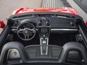 Red Porsche 718 2022 in Vilnius, with an engine capacity of 0.00 L and mileage of 13 thousand km for 64911 €, photo 24 on AUTOMOTO.COM.LV