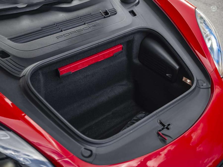 Red Porsche 718 2022 in Vilnius, with an engine capacity of 0.00 L and mileage of 13 thousand km for 64911 €, photo 36 on AUTOMOTO.COM.LV