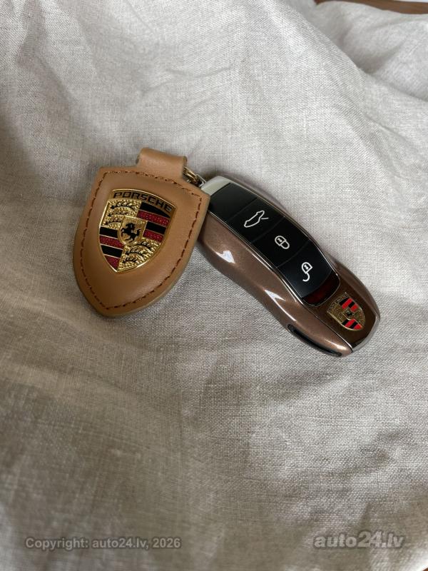 Beige Porsche 911 2014 in Tallinn, with an engine capacity of 3.40 L and mileage of 69 thousand km for 84900 €, photo 9 on AUTOMOTO.COM.LV