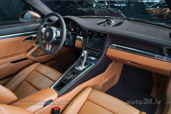 Beige Porsche 911 2014 in Tallinn, with an engine capacity of 3.40 L and mileage of 69 thousand km for 87900 €, photo 10 on AUTOMOTO.COM.LV