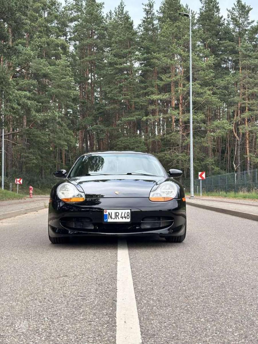 Black Porsche 911 1999 in Vilnius, with an engine capacity of 3.39 L and mileage of 116 thousand km for 24999 €, photo 5 on AUTOMOTO.COM.LV
