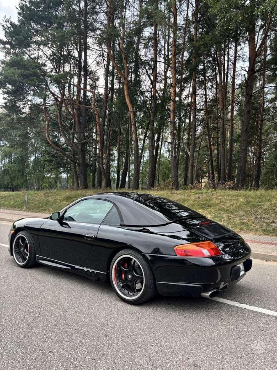 Black Porsche 911 1999 in Vilnius, with an engine capacity of 3.39 L and mileage of 116 thousand km for 24999 €, photo 6 on AUTOMOTO.COM.LV