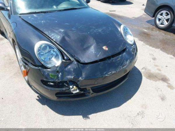 Черный Порше 911 2006 в Клайпеда, объемом двигателя 3.80 л и пробегом 48 тыс. км за 17100 €, фото 6 на AUTOMOTO.COM.LV
