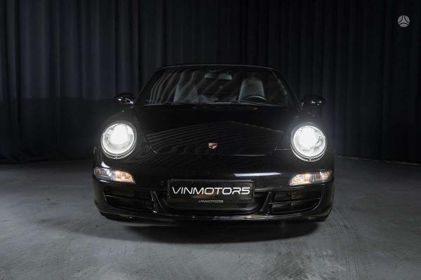 Порше 911 2006 в Вильнюс на AUTOMOTO.COM.LV Черный Порше 911 2006 в Вильнюс, объемом двигателя 3.82 л и пробегом 68 тыс. км за 45000 €, фото 3 на AUTOMOTO.COM.LV