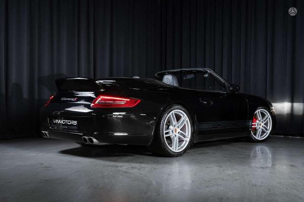 Порше 911 2006 в Вильнюс на AUTOMOTO.COM.LV Черный Порше 911 2006 в Вильнюс, объемом двигателя 3.82 л и пробегом 68 тыс. км за 45000 €, фото 5 на AUTOMOTO.COM.LV