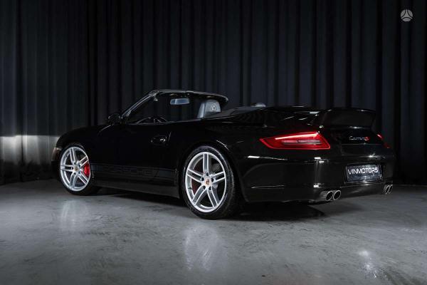 Порше 911 2006 в Вильнюс на AUTOMOTO.COM.LV Черный Порше 911 2006 в Вильнюс, объемом двигателя 3.82 л и пробегом 68 тыс. км за 45000 €, фото 7 на AUTOMOTO.COM.LV