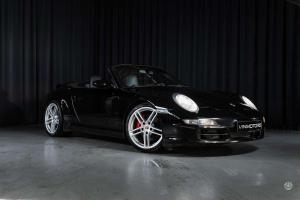 Melns Porsche 911 2006 Viļņa, ar dzinēja tilpumu 3.82 L un nobraukumu 68 tūkst. km par 42999 €, foto 4 vietnē AUTOMOTO.COM.LV