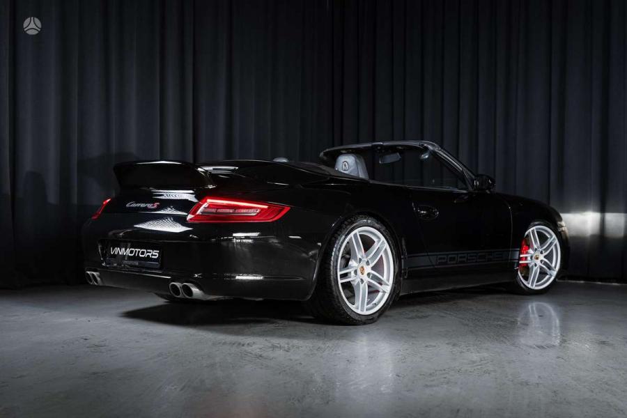 Melns Porsche 911 2006 Viļņa, ar dzinēja tilpumu 3.82 L un nobraukumu 68 tūkst. km par 42999 €, foto 5 vietnē AUTOMOTO.COM.LV