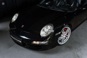 Melns Porsche 911 2006 Viļņa, ar dzinēja tilpumu 3.82 L un nobraukumu 68 tūkst. km par 42999 €, foto 8 vietnē AUTOMOTO.COM.LV
