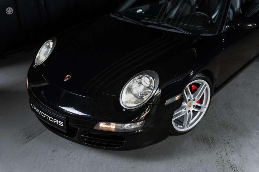 Melns Porsche 911 2006 Viļņa, ar dzinēja tilpumu 3.82 L un nobraukumu 68 tūkst. km par 42999 €, foto 8 vietnē AUTOMOTO.COM.LV