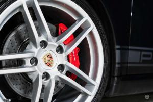 Melns Porsche 911 2006 Viļņa, ar dzinēja tilpumu 3.82 L un nobraukumu 68 tūkst. km par 42999 €, foto 17 vietnē AUTOMOTO.COM.LV