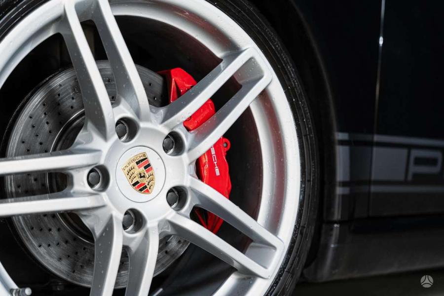 Melns Porsche 911 2006 Viļņa, ar dzinēja tilpumu 3.82 L un nobraukumu 68 tūkst. km par 42999 €, foto 17 vietnē AUTOMOTO.COM.LV