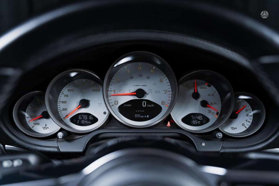 Melns Porsche 911 2006 Viļņa, ar dzinēja tilpumu 3.82 L un nobraukumu 68 tūkst. km par 42999 €, foto 23 vietnē AUTOMOTO.COM.LV