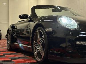 Black Porsche 911 2008 in Vilnius, with an engine capacity of 3.60 L and mileage of 93 thousand km for 72490 €, photo 10 on AUTOMOTO.COM.LV