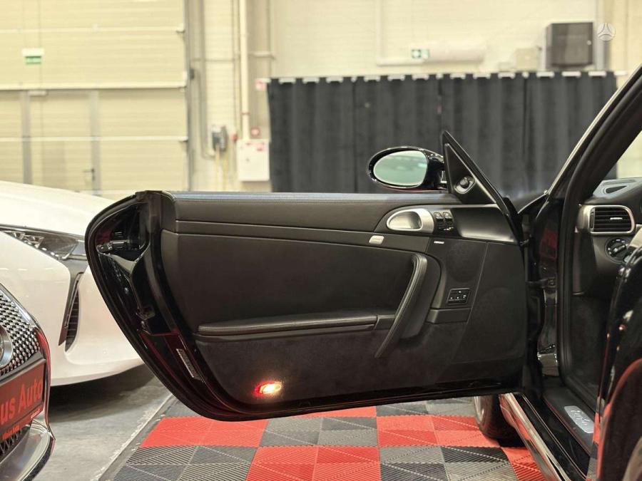 Black Porsche 911 2008 in Vilnius, with an engine capacity of 3.60 L and mileage of 93 thousand km for 72490 €, photo 13 on AUTOMOTO.COM.LV