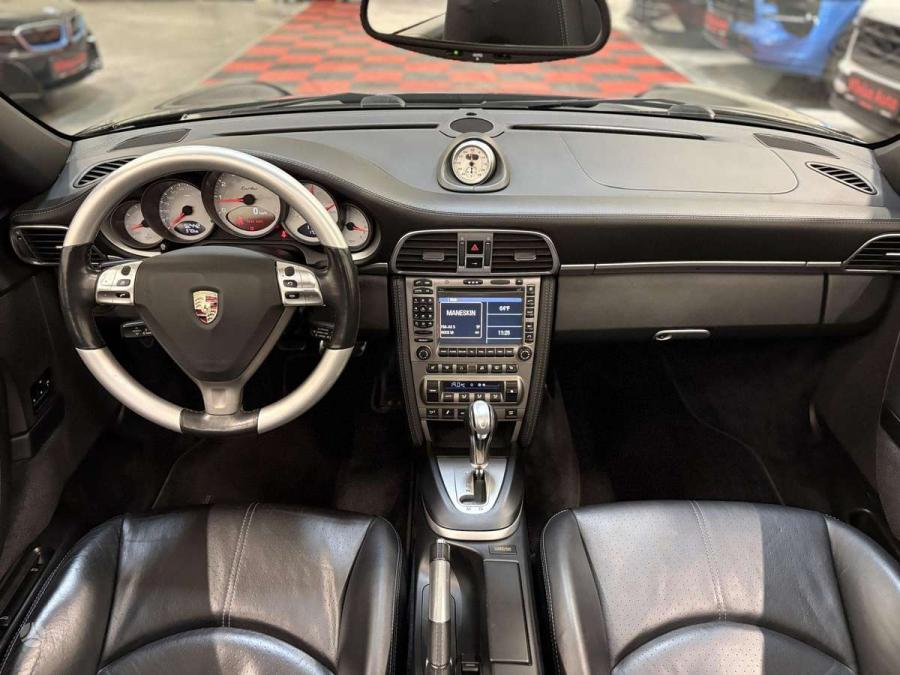 Black Porsche 911 2008 in Vilnius, with an engine capacity of 3.60 L and mileage of 93 thousand km for 72490 €, photo 21 on AUTOMOTO.COM.LV