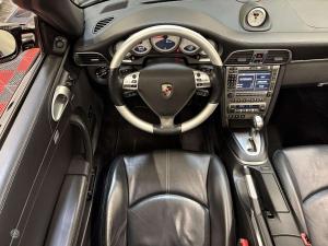Black Porsche 911 2008 in Vilnius, with an engine capacity of 3.60 L and mileage of 93 thousand km for 72490 €, photo 22 on AUTOMOTO.COM.LV