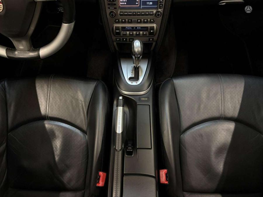 Black Porsche 911 2008 in Vilnius, with an engine capacity of 3.60 L and mileage of 93 thousand km for 72490 €, photo 25 on AUTOMOTO.COM.LV