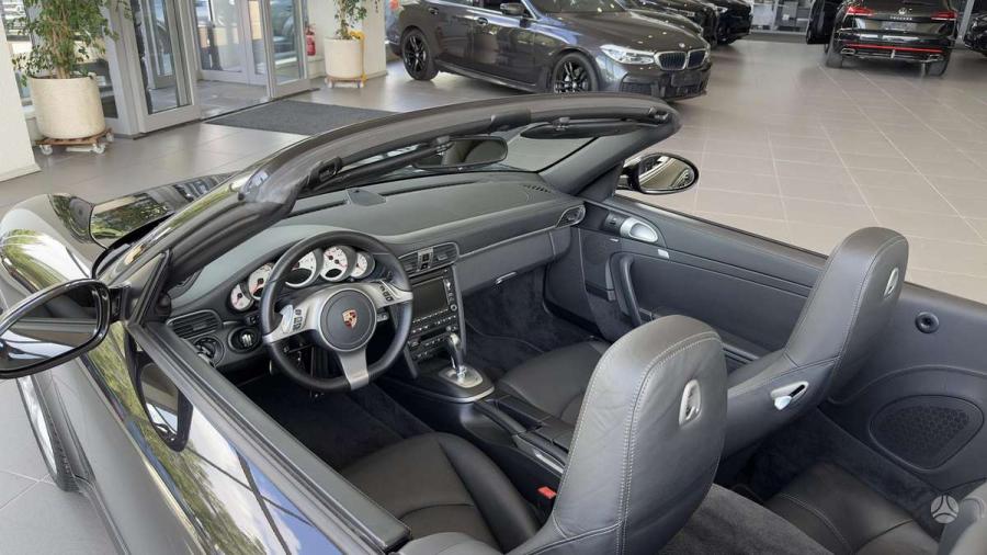 Melns Porsche 911 2009 Marijampole, ar dzinēja tilpumu 3.61 L un nobraukumu 206 tūkst. km par 39999 €, foto 29 vietnē AUTOMOTO.COM.LV
