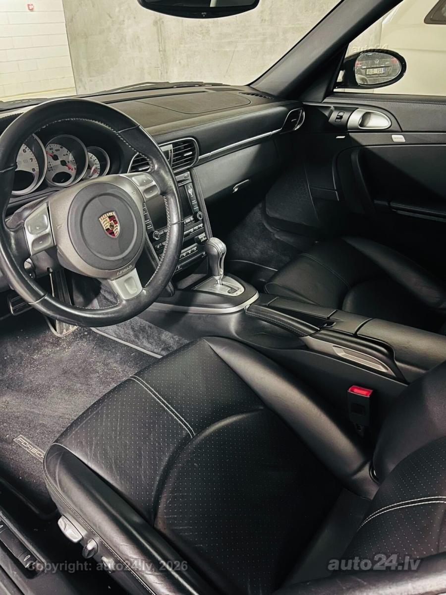 Melns Porsche 911 2009 Tallina, ar dzinēja tilpumu 3.60 L un nobraukumu 64 tūkst. km par 78000 €, foto 9 vietnē AUTOMOTO.COM.LV