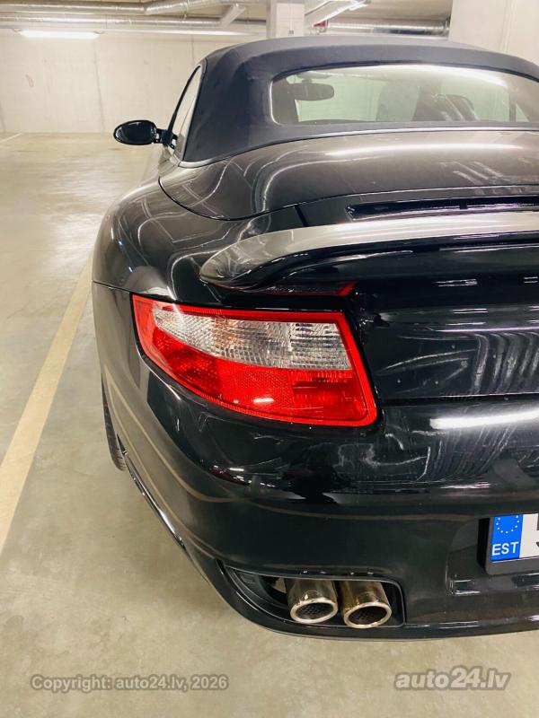 Porsche 911 2009 Tallina vietnē Melns Porsche 911 2009 Tallina, ar dzinēja tilpumu 3.60 L un nobraukumu 64 tūkst. km par 78000 €, foto 6 vietnē AUTOMOTO.COM.LV