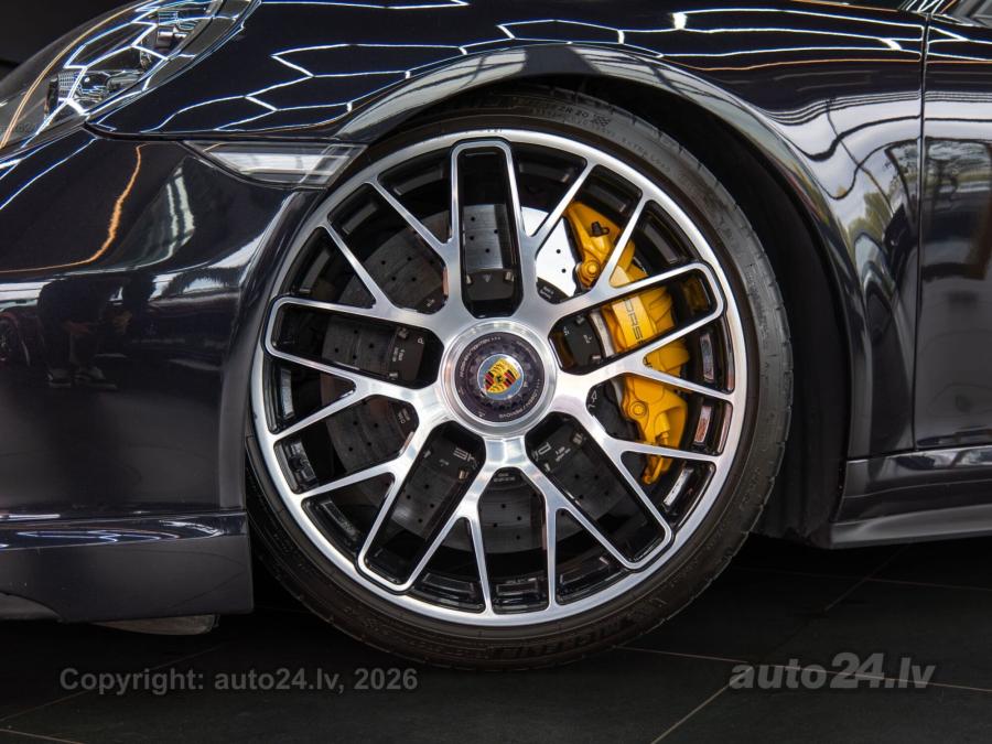 Black Porsche 911 2014 in Tallinn, with an engine capacity of 3.80 L and mileage of 85 thousand km for 119900 €, photo 7 on AUTOMOTO.COM.LV