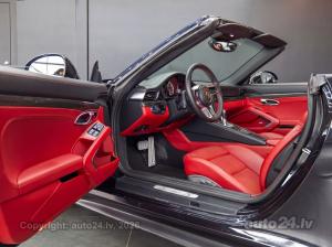 Black Porsche 911 2014 in Tallinn, with an engine capacity of 3.80 L and mileage of 85 thousand km for 119900 €, photo 8 on AUTOMOTO.COM.LV