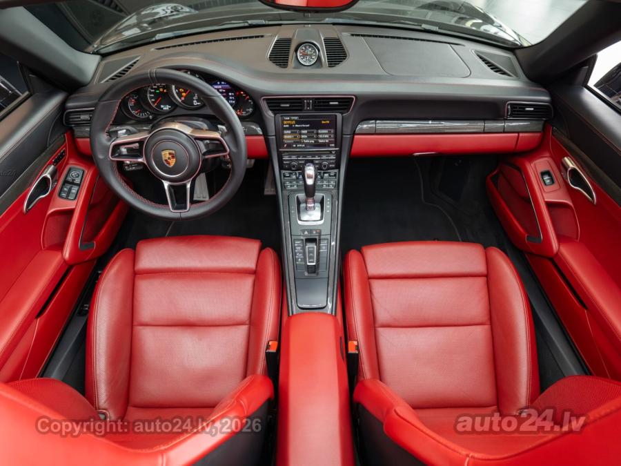 Black Porsche 911 2014 in Tallinn, with an engine capacity of 3.80 L and mileage of 85 thousand km for 119900 €, photo 12 on AUTOMOTO.COM.LV
