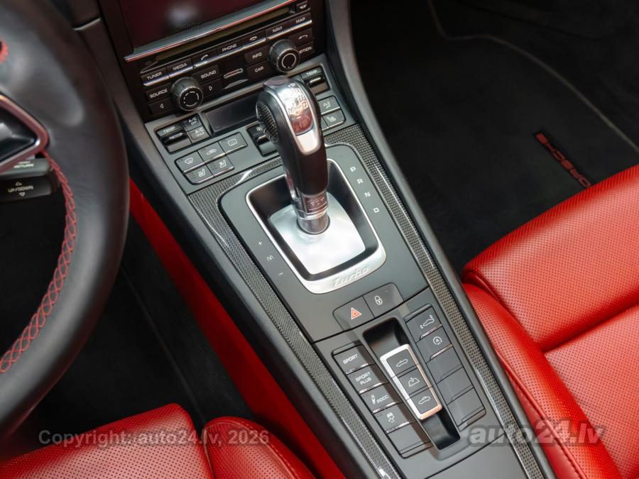 Black Porsche 911 2014 in Tallinn, with an engine capacity of 3.80 L and mileage of 85 thousand km for 119900 €, photo 15 on AUTOMOTO.COM.LV
