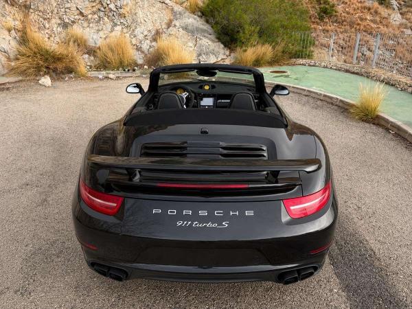 Black Porsche 911 2015 in Siauliai, with an engine capacity of 3.80 L and mileage of 23 thousand km for 103000 €, photo 3 on AUTOMOTO.COM.LV