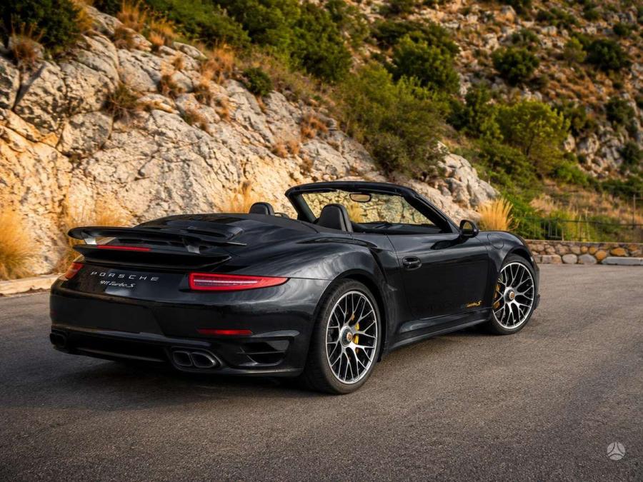 Black Porsche 911 2015 in Siauliai, with an engine capacity of 3.80 L and mileage of 23 thousand km for 103000 €, photo 5 on AUTOMOTO.COM.LV