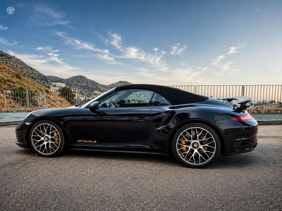 Black Porsche 911 2015 in Siauliai, with an engine capacity of 3.80 L and mileage of 23 thousand km for 103000 €, photo 10 on AUTOMOTO.COM.LV