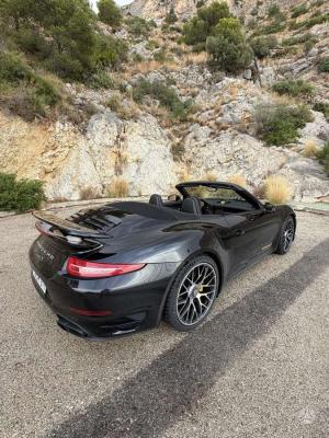 Black Porsche 911 2015 in Siauliai, with an engine capacity of 3.80 L and mileage of 23 thousand km for 103000 €, photo 11 on AUTOMOTO.COM.LV