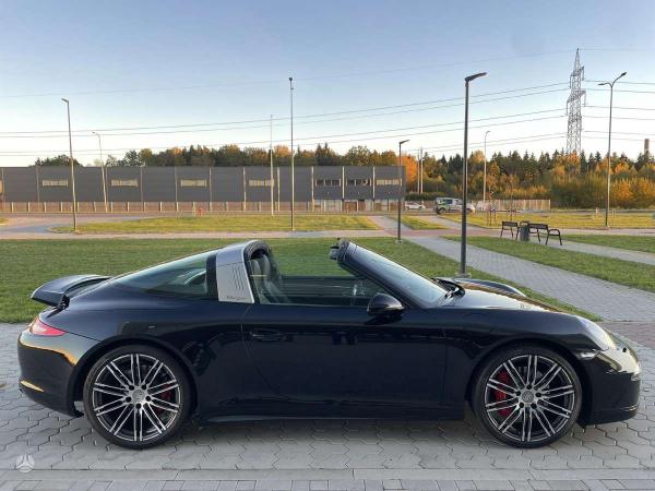 Black Porsche 911 2016 in Kaunas, with an engine capacity of 3.80 L and mileage of 60 thousand km for 85000 €, photo 11 on AUTOMOTO.COM.LV