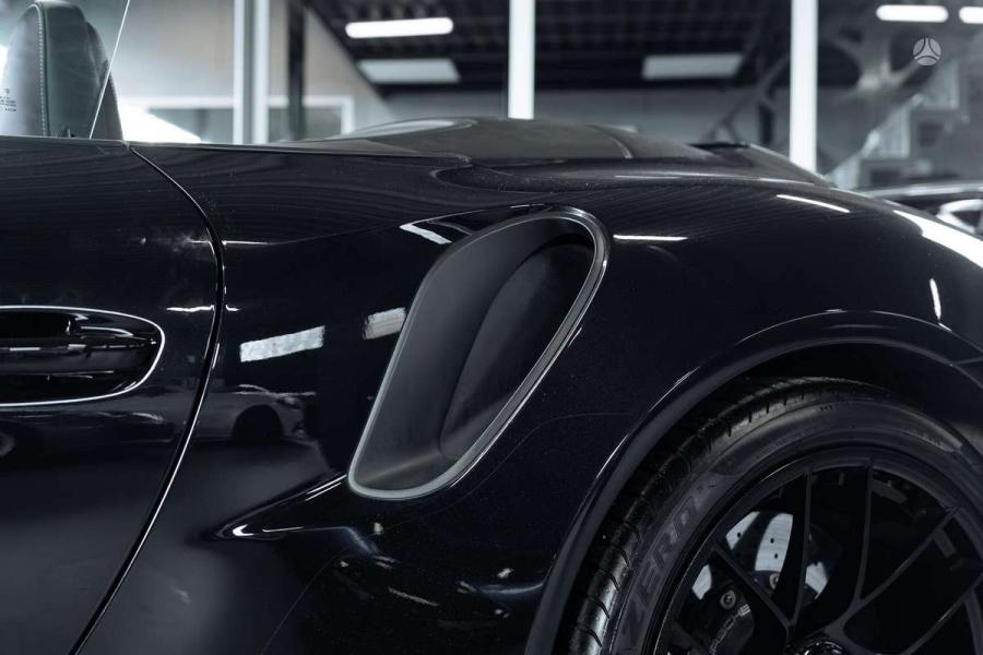 Black Porsche 911 2016 in Vilnius, with an engine capacity of 3.80 L and mileage of 125 thousand km for 104500 €, photo 12 on AUTOMOTO.COM.LV