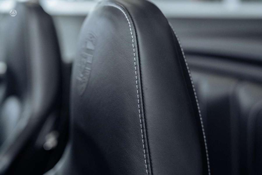 Black Porsche 911 2016 in Vilnius, with an engine capacity of 3.80 L and mileage of 125 thousand km for 104500 €, photo 35 on AUTOMOTO.COM.LV